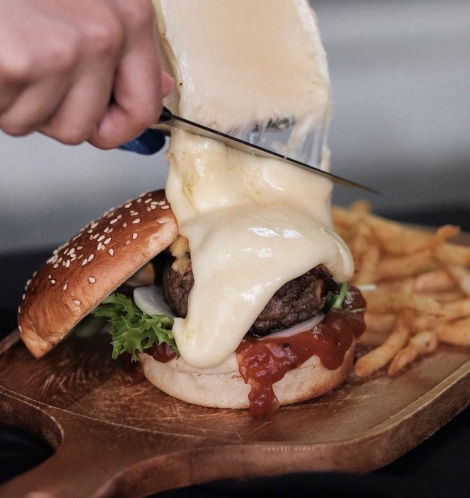 [SHOUT REVIEWS] THIS HALAL CAFÉ UNDER A HDB HAS MELTY SWISS RACLETTE ...