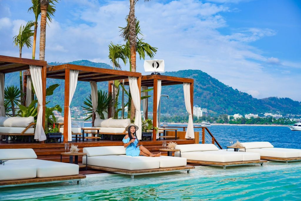 YONA: WORLD’S FIRST-EVER FLOATING BEACH CLUB WITH GORGEOUS 360-DEGREE ...
