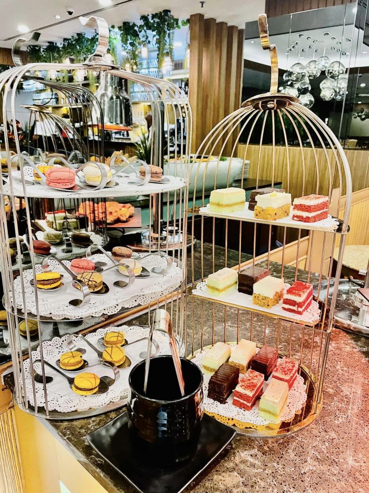 1-FOR-1 HALAL SEAFOOD HIGH TEA BUFFET WITH CRAB, OYSTERS, SCALLOPS ...