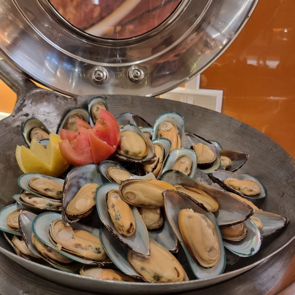 FUSION LUNCH BUFFET AT IBIS SINGAPORE FOR JUST $19.90 PER PERSON WITH ...