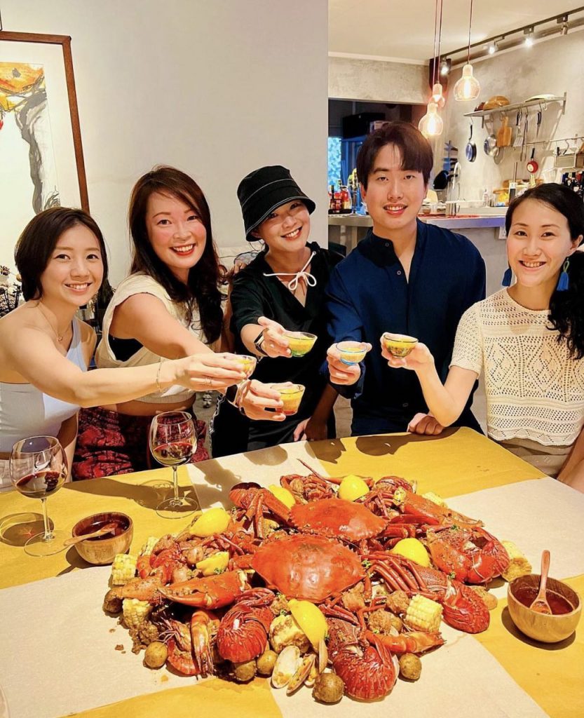 FORAGE FOR YOUR FOOD AT THIS COMMUNAL SEAFOOD GRAZING PRIVATE HOME ...