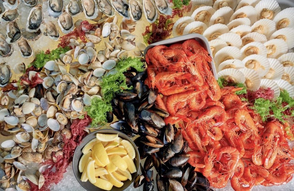 1-FOR-1 SEAFOOD LUNCH BUFFET AT SWISSÔTEL THE STAMFORD FOR $34++ PER ...