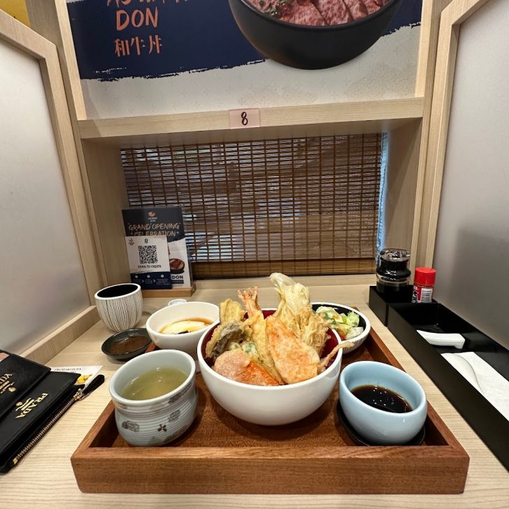 THIS JAPANESE RESTAURANT AT SHAW PLAZA HAS ICHIRAN-STYLE SOLO BOOTHS ...