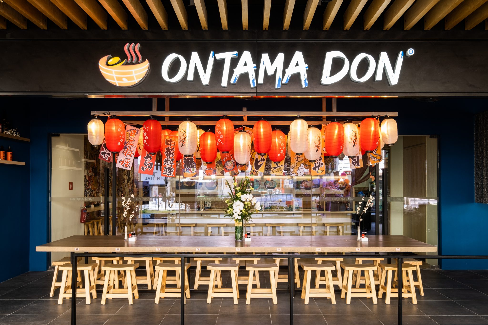 THIS JAPANESE RESTAURANT AT SHAW PLAZA HAS ICHIRAN-STYLE SOLO BOOTHS ...