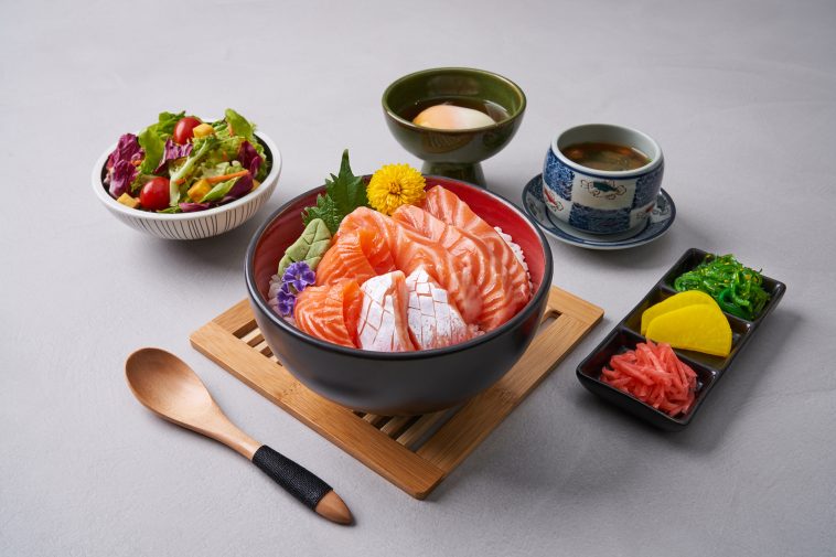 THIS JAPANESE RESTAURANT AT SHAW PLAZA HAS ICHIRAN-STYLE SOLO BOOTHS ...