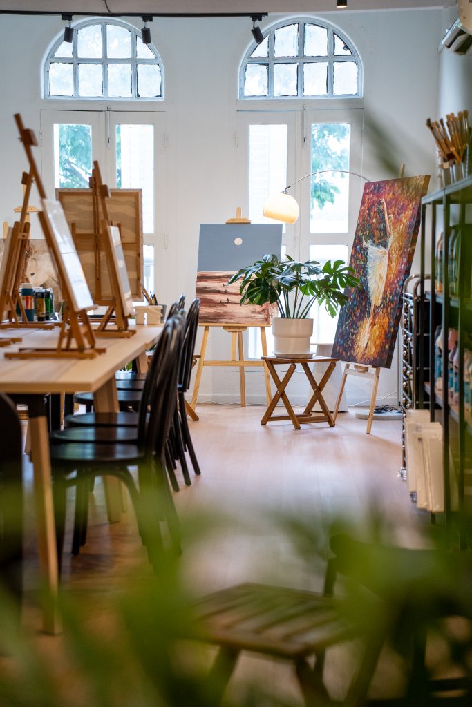 THIS AESTHETIC 2-STOREY SPACE IS AN ART JAMMING STUDIO & CAFÉ ALL IN ...