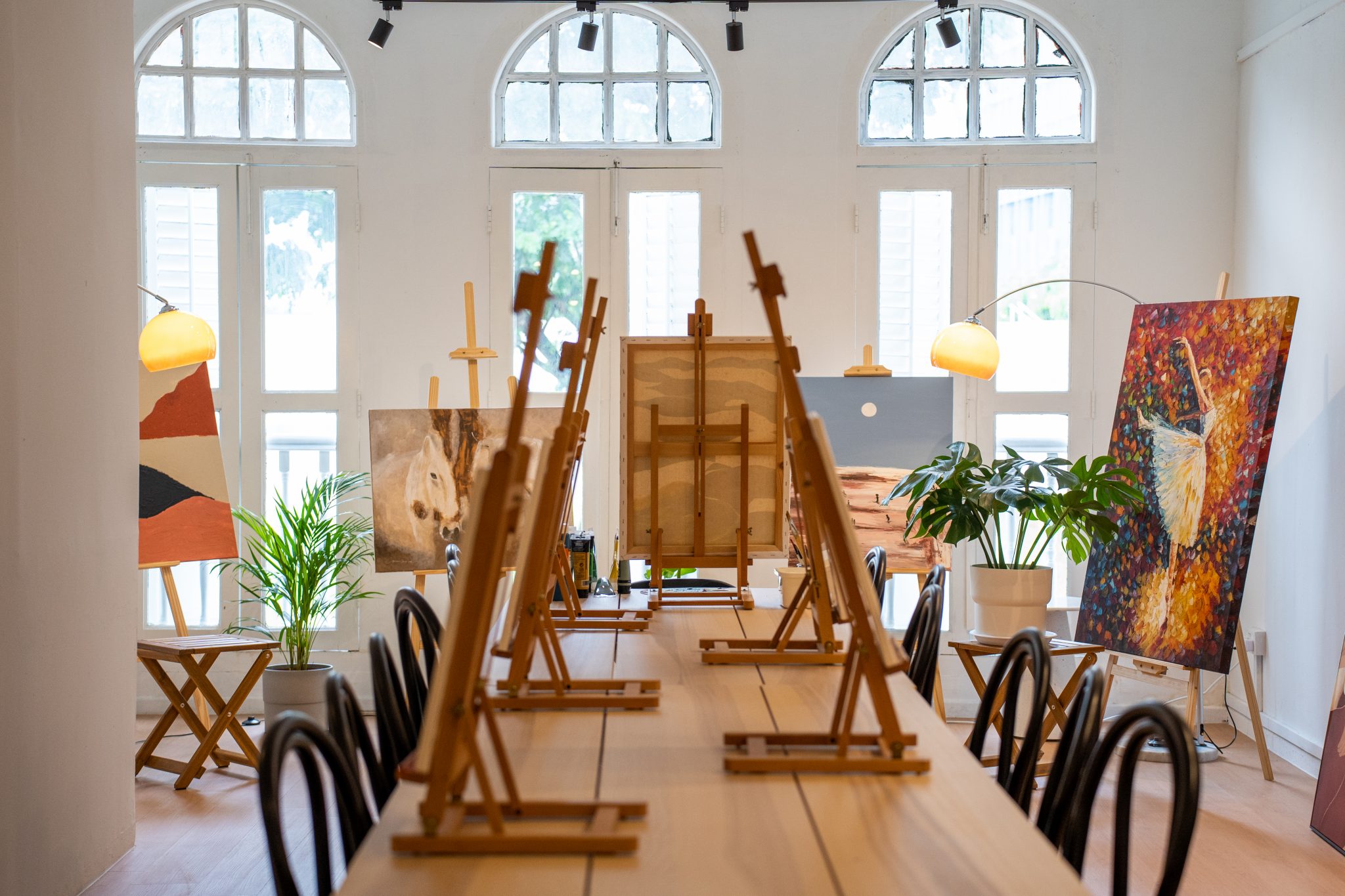 THIS AESTHETIC 2-STOREY SPACE IS AN ART JAMMING STUDIO & CAFÉ ALL IN ...