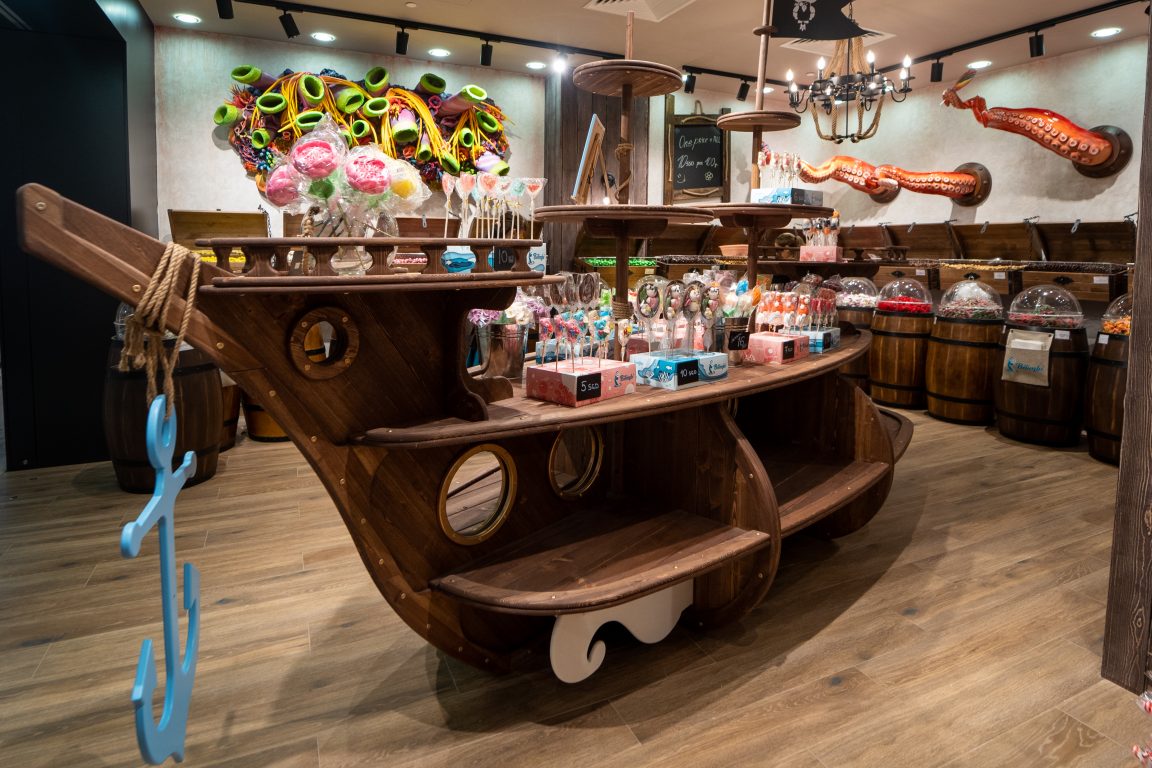 BILIMBI: GIANT GOURMET CANDY STORE IN SINGAPORE WITH OVER 300 TYPES OF ...