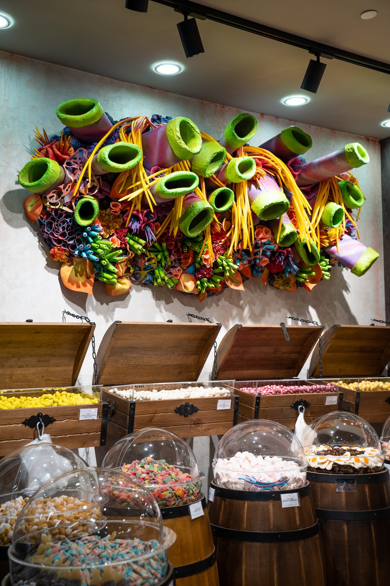BILIMBI: GIANT GOURMET CANDY STORE IN SINGAPORE WITH OVER 300 TYPES OF ...