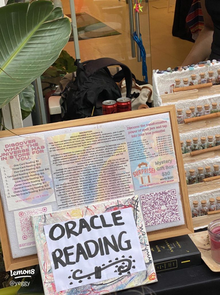 $5 TAROT CARD READINGS AT THIS POP-UP ROADSIDE BOOTH IN HAJI LANE! - Shout