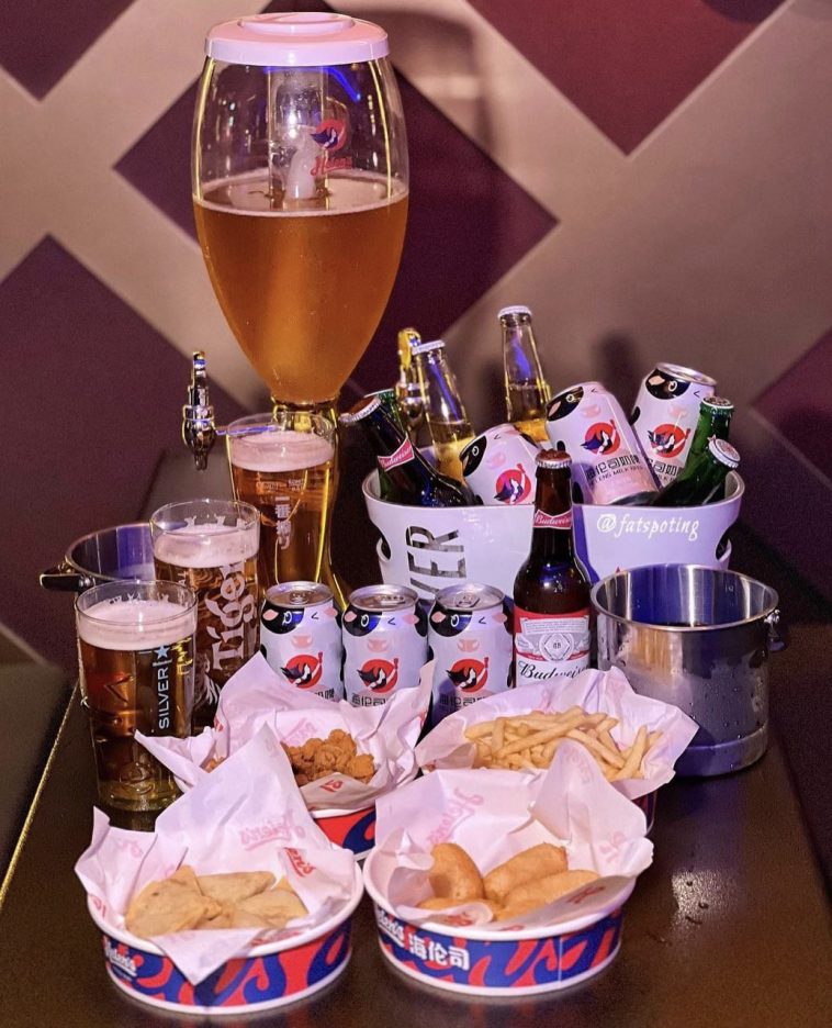 HELEN’S BAR SINGAPORE HAS LIFE-SIZED SCULPTURES, QUIRKY FIGURINES ...