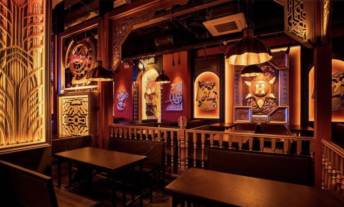 HELEN’S BAR SINGAPORE HAS LIFE-SIZED SCULPTURES, QUIRKY FIGURINES ...