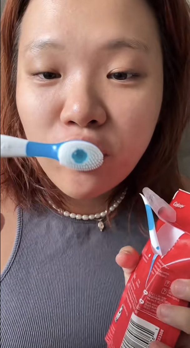 HIGHLY RAVED MINI DISPOSABLE WATERLESS TOOTHBRUSHES WITH BUILT-IN ...