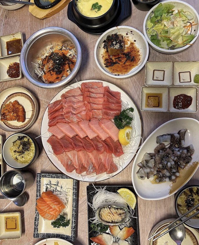 FREE LIVE TUNA CUTTING SHOW AT THIS KOREAN SEAFOOD RESTAURANT WITH ...