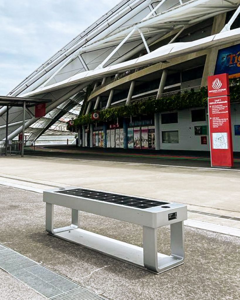 THESE SOLAR-POWERED SMART BENCHES IN SINGAPORE HAS FREE WIFI, CAN ...
