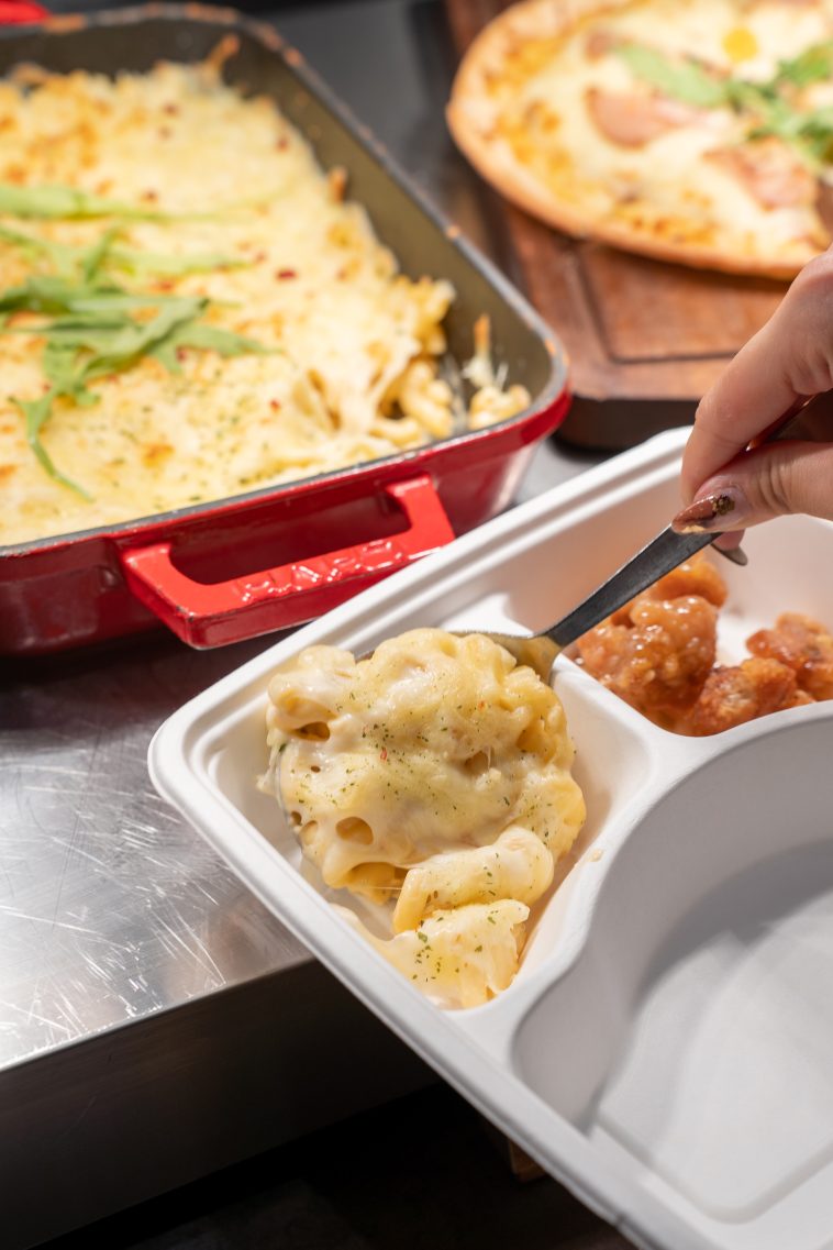 THIS TAKEOUT BUFFET IN THE CBD LETS YOU STUFF AS MUCH AS YOU CAN IN A ...