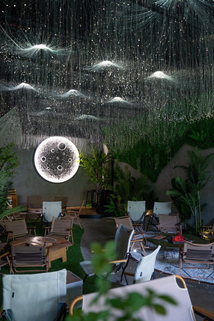 DINE UNDER THE “STARS” AT THIS CAMPING-INSPIRED BBQ BAR IN A FOREST ...