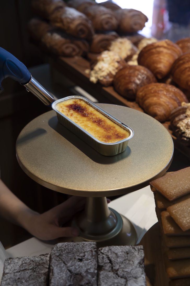 FLUFFY & VELVETY TORCHED MARSHMALLOW HOT CHOCOLATE FROM CULT-FAVOURITE ...