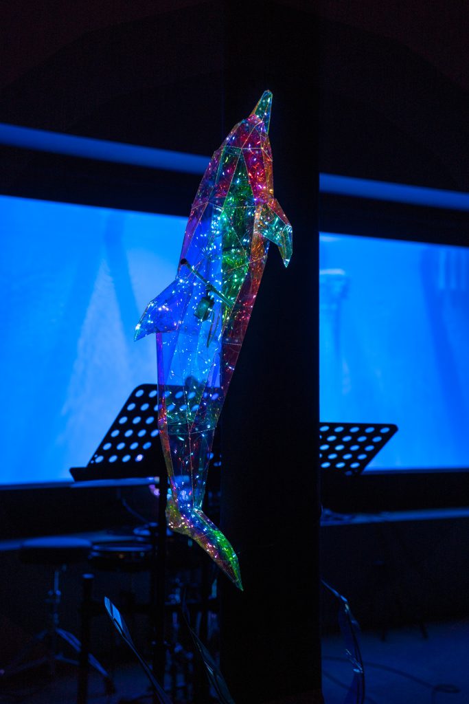 “UNDERWATER” DINING AT THIS ETHEREAL MERMAID BAR WITH FREE LIVE MERMAID ...