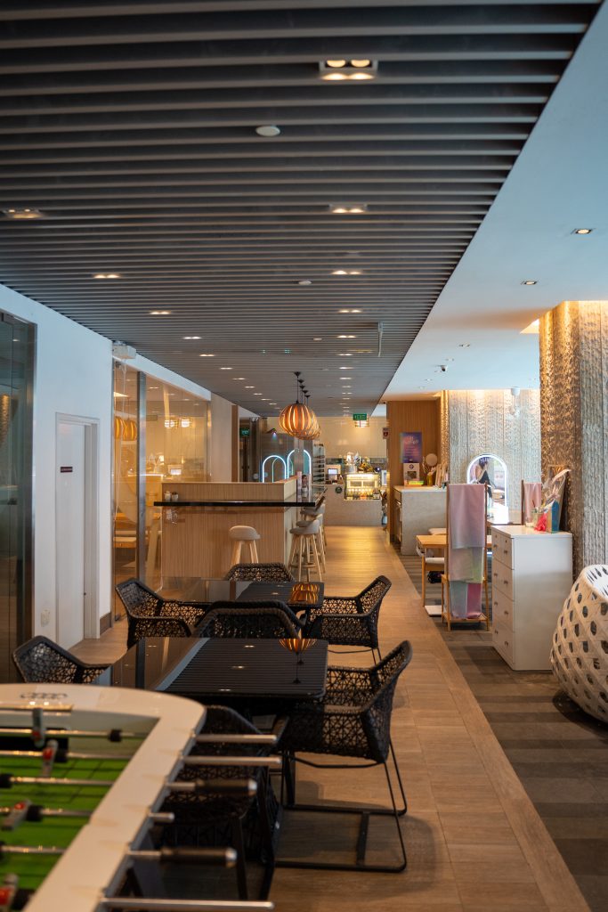 NAUTI NAUTI: HIDDEN BEACH-INSPIRED HALAL SEAFOOD BAR BY THE POOL HAS ...