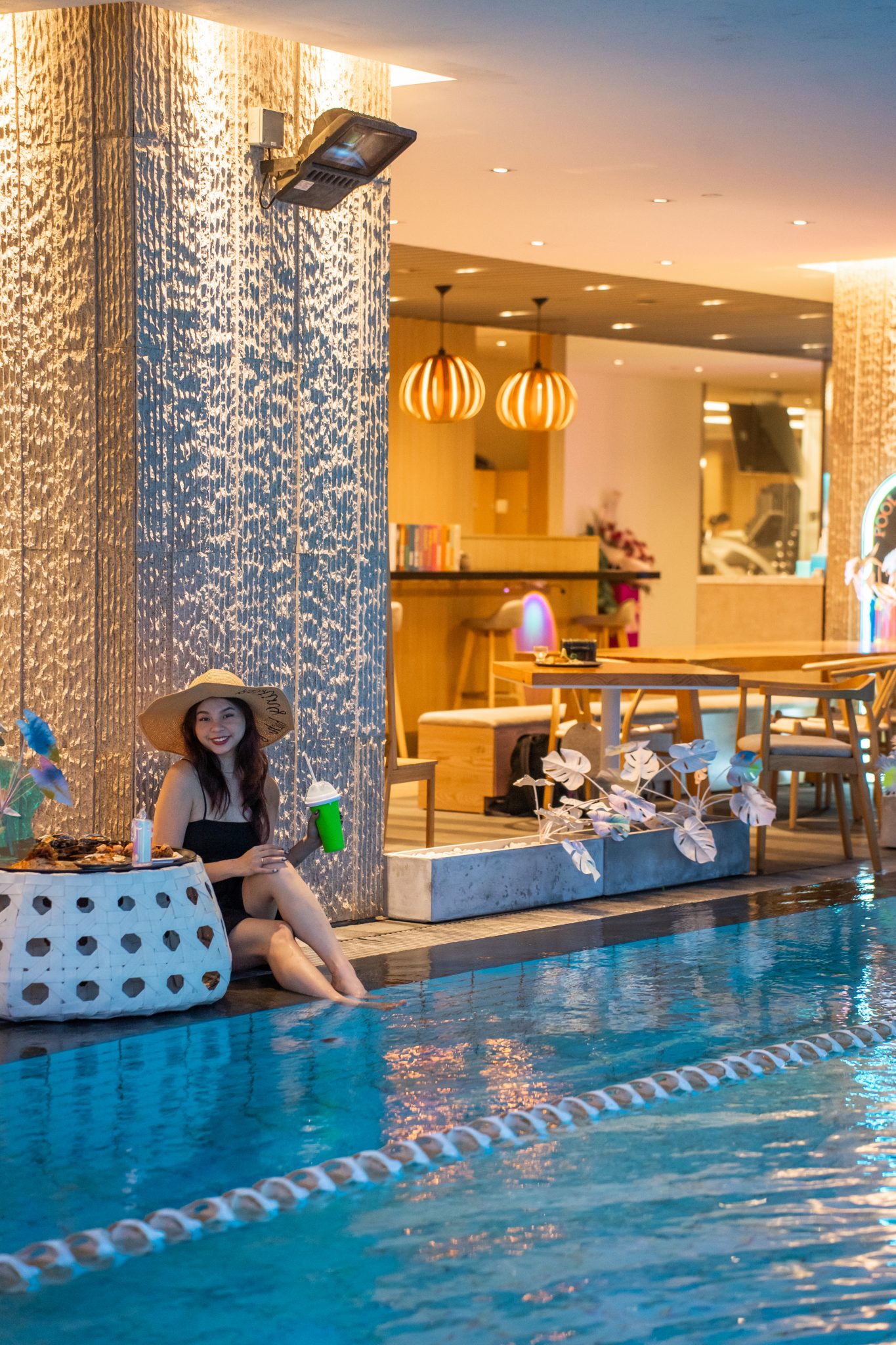 NAUTI NAUTI: HIDDEN BEACH-INSPIRED HALAL SEAFOOD BAR BY THE POOL HAS ...