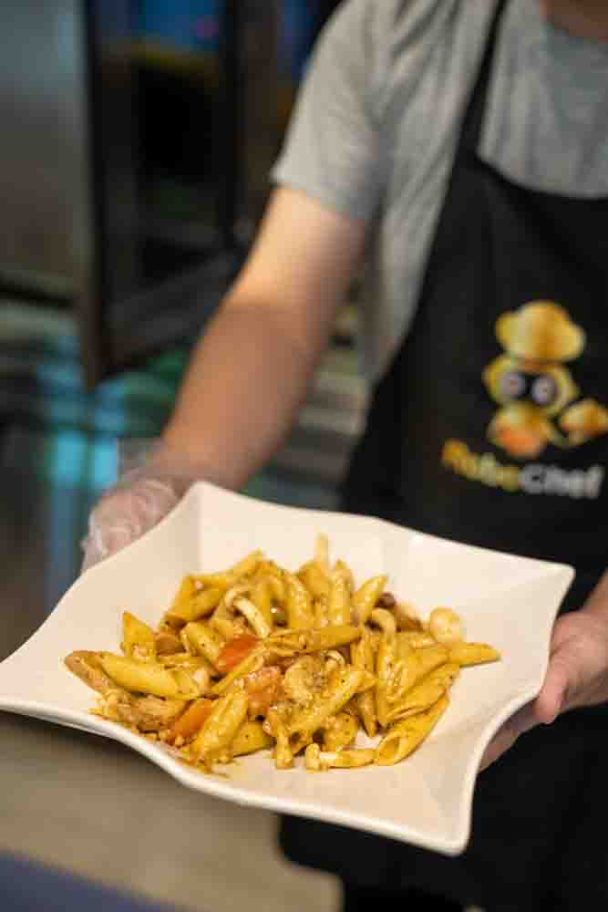 ROBOCHEF: AI-POWERED FAST FOOD JOINT MAKES PASTA, FRIED RICE & NOODLES ...