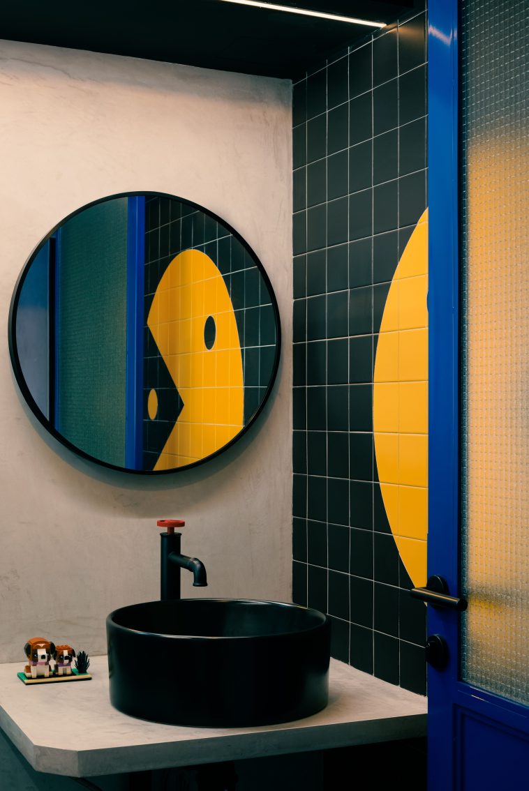 RETRO PAC-MAN GAME-INSPIRED HDB FLAT IN SINGAPORE HAS A VENDING MACHINE ...