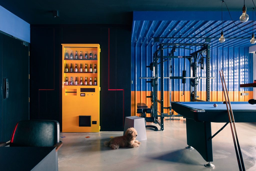 RETRO PAC-MAN GAME-INSPIRED HDB FLAT IN SINGAPORE HAS A VENDING MACHINE ...