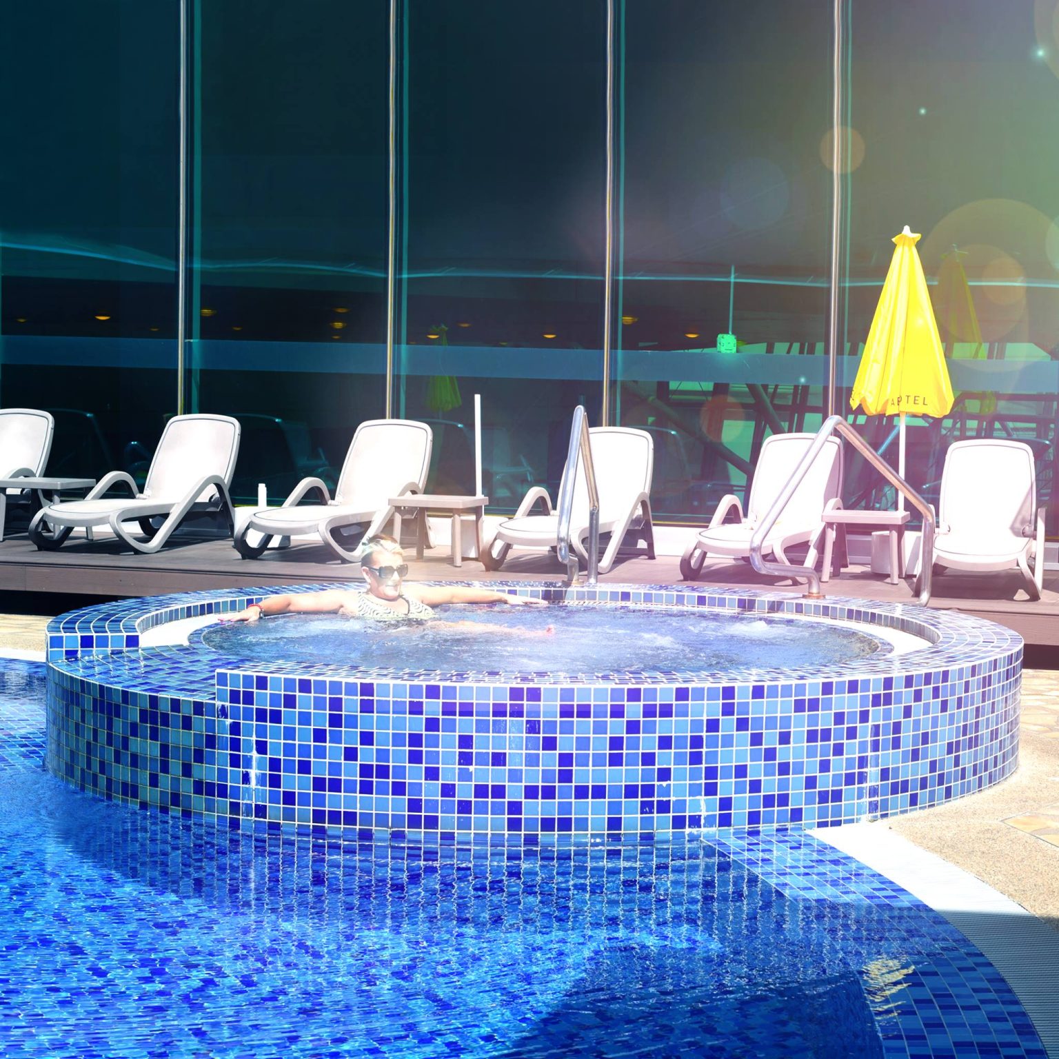 WORLD’S FIRST & ONLY AIRPORT TRANSIT HOTEL WITH OPEN-AIR ROOFTOP POOL ...