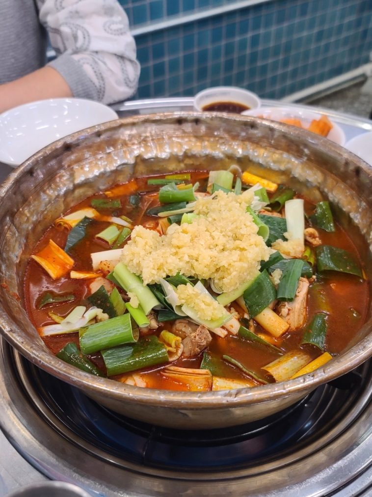 FAMOUS SPICY CHICKEN HOTPOT RESTAURANT FROM KOREA OPENING IN SINGAPORE ...