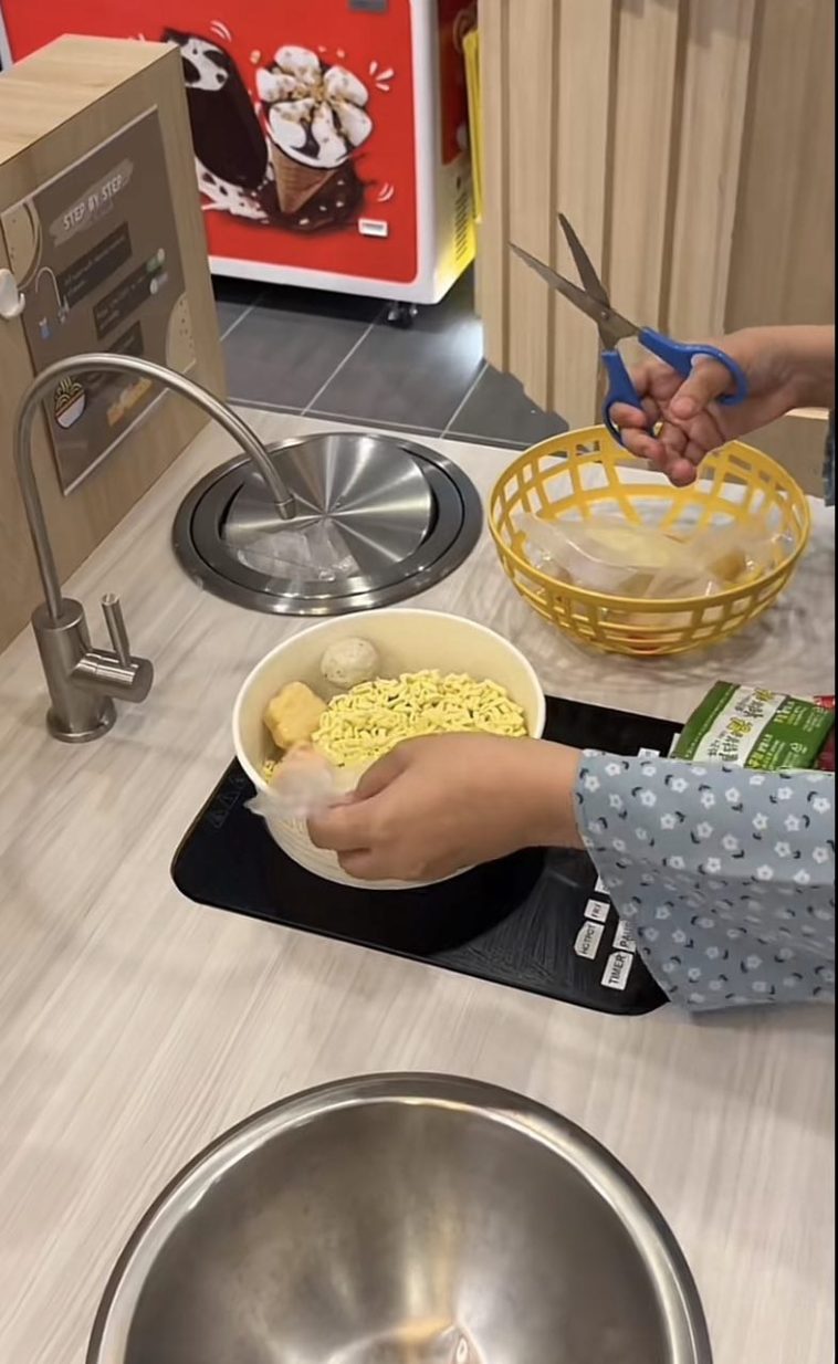 KORAMIE: 24HR KOREAN-STYLE SELF-SERVICE INSTANT RAMEN JOINT IN JOHOR BAHRU, DIY YOUR RAMEN WITH ...