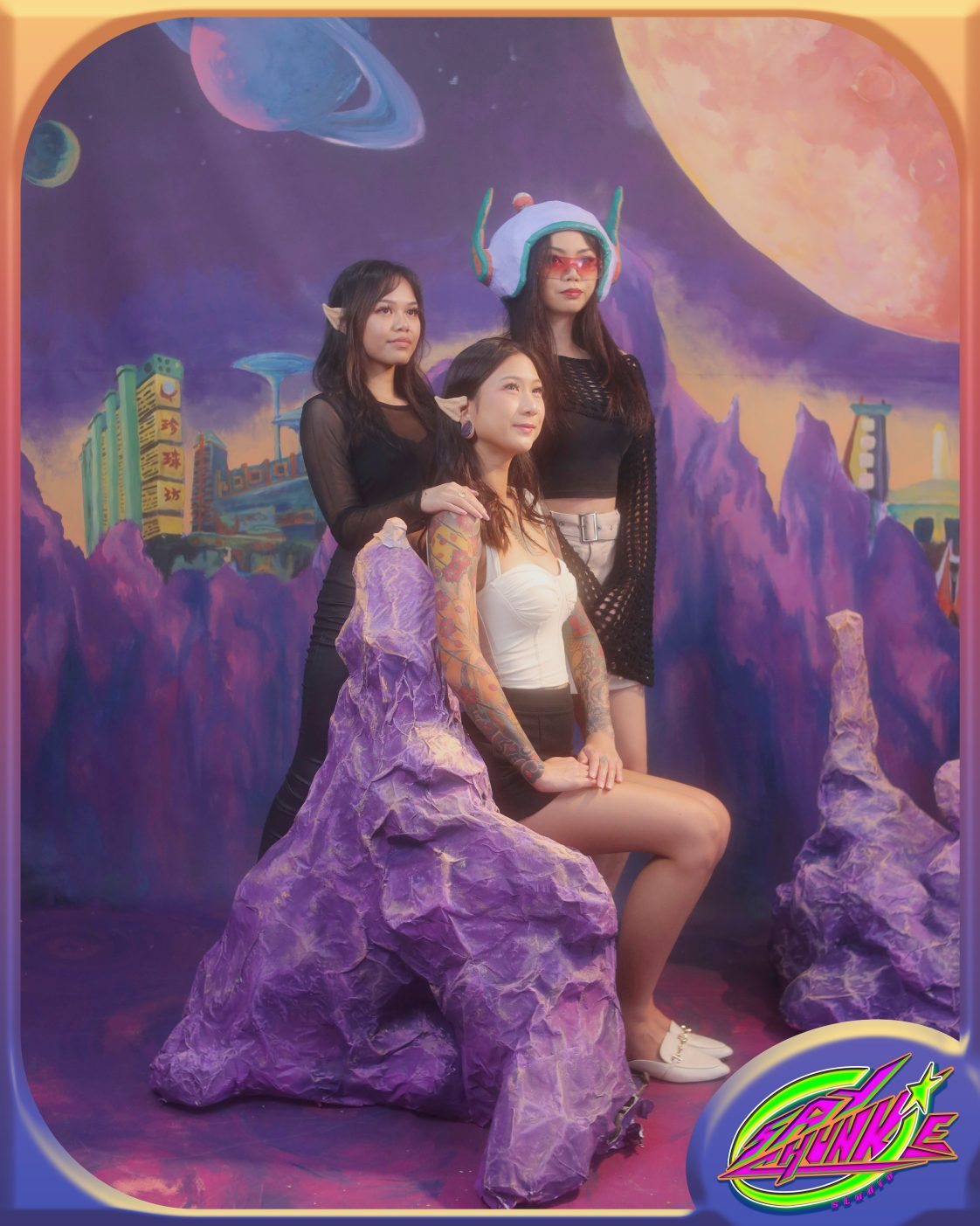 ALIEN-THEMED PHOTOBOOTH IN SINGAPORE WITH UFO SPACESHIP, DEMOGORGON ...