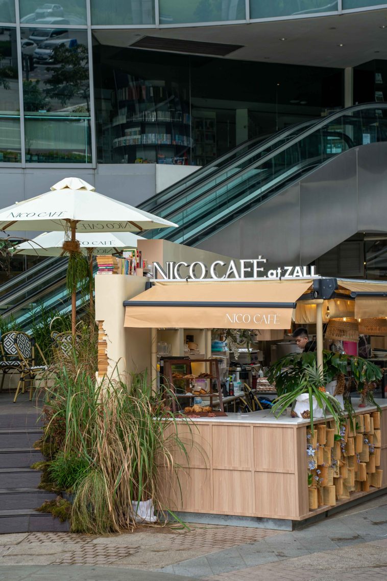 GORGEOUS FLORAL PARISIAN-INSPIRED CAFÉ IN ORCHARD WITH AESTHETIC BRUNCH ...