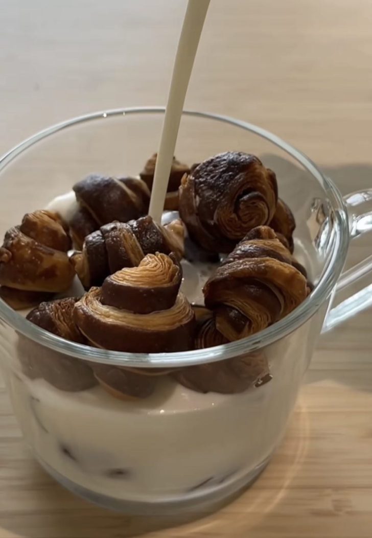 FAMOUS MINI CROISSANT CEREAL NOW AVAILABLE AT THIS CAFÉ IN SINGAPORE ...