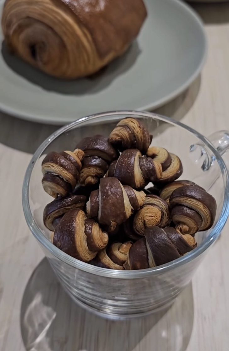 FAMOUS MINI CROISSANT CEREAL NOW AVAILABLE AT THIS CAFÉ IN SINGAPORE ...