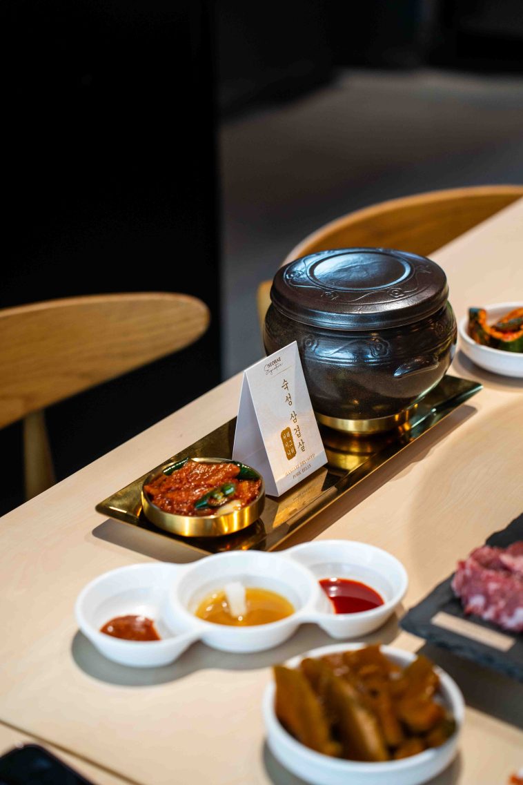FIRST-EVER KOREAN BBQ DRY-AGED IN A TRADITIONAL “HANGARI” CLAYPOT AT ...