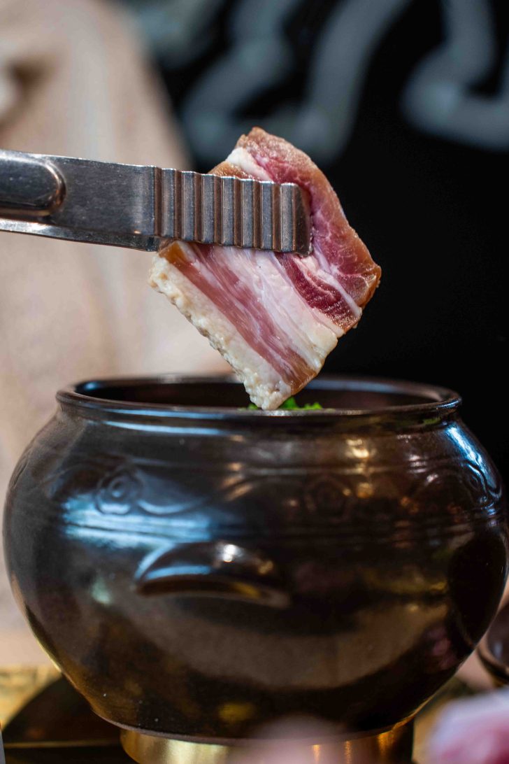 FIRST-EVER KOREAN BBQ DRY-AGED IN A TRADITIONAL “HANGARI” CLAYPOT AT ...