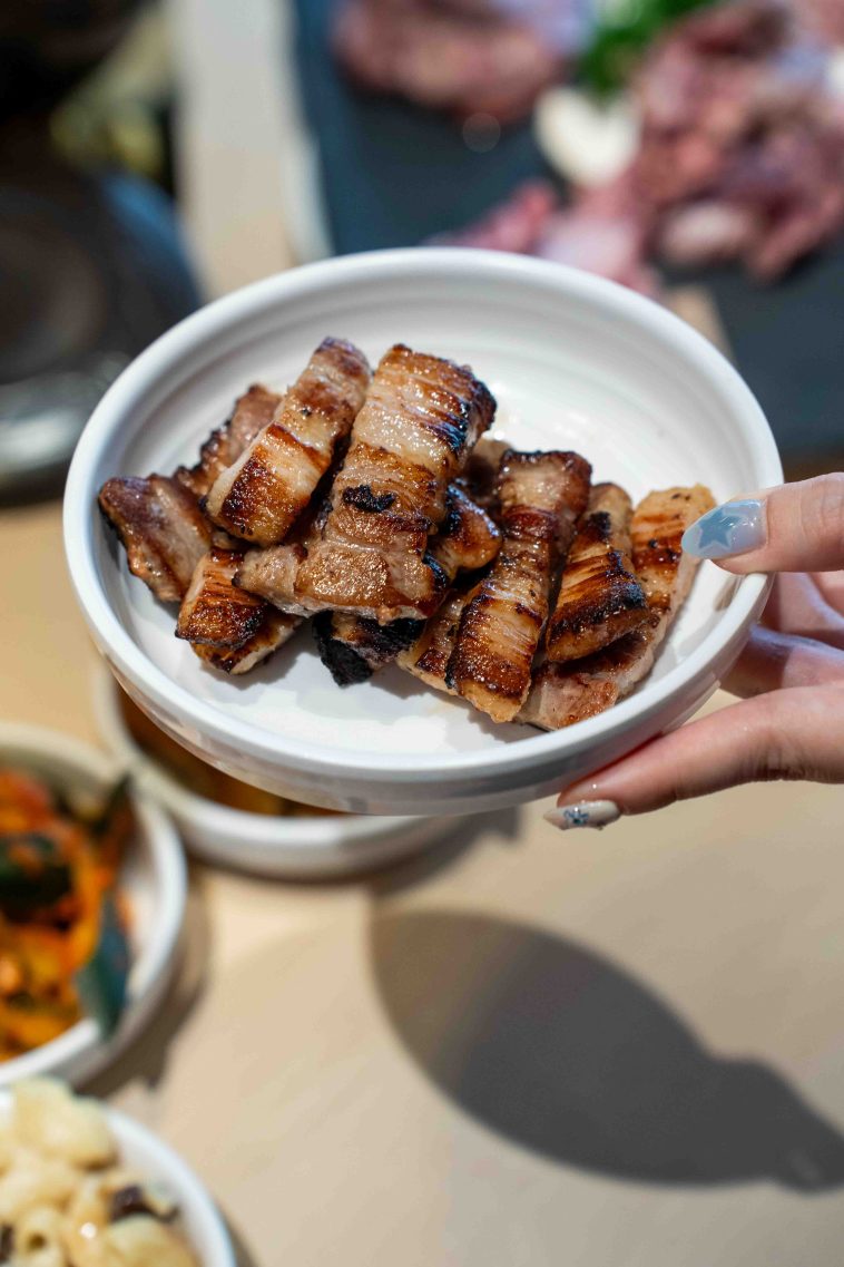 FIRST-EVER KOREAN BBQ DRY-AGED IN A TRADITIONAL “HANGARI” CLAYPOT AT ...