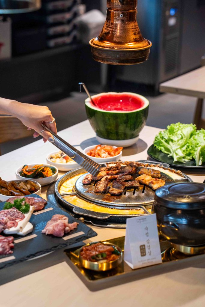 FIRST-EVER KOREAN BBQ DRY-AGED IN A TRADITIONAL “HANGARI” CLAYPOT AT ...