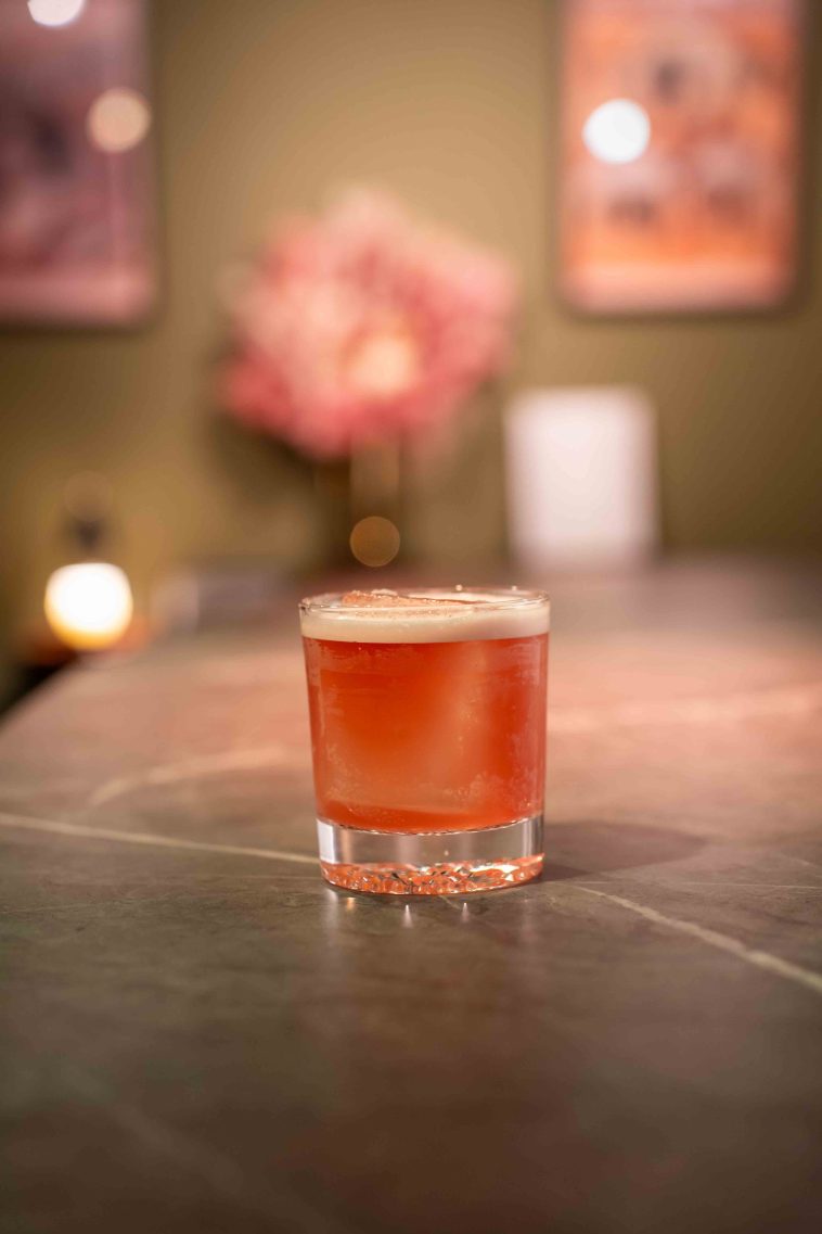 THE MAGIC BAR: THEATRICAL LIVE MAGIC SHOWS WITH COCKTAILS AT THIS ...