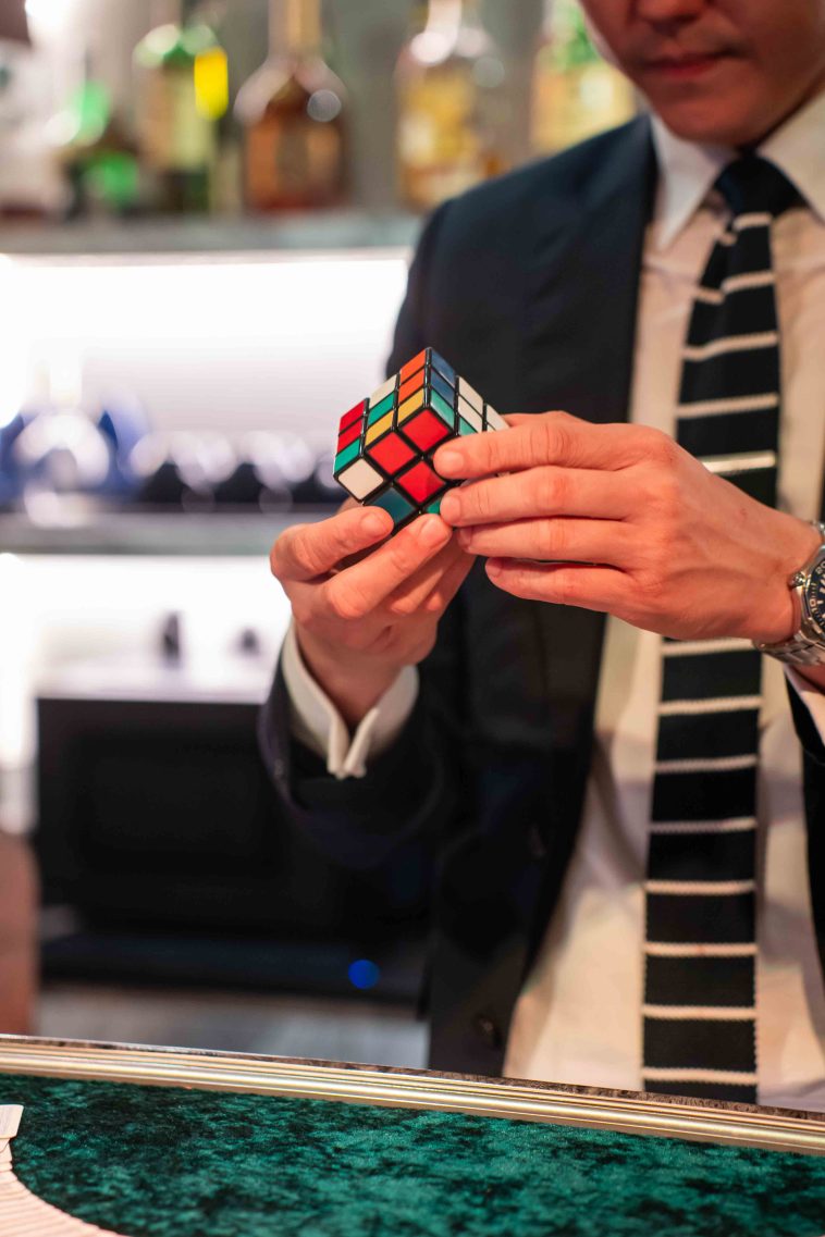 THE MAGIC BAR: THEATRICAL LIVE MAGIC SHOWS WITH COCKTAILS AT THIS ...