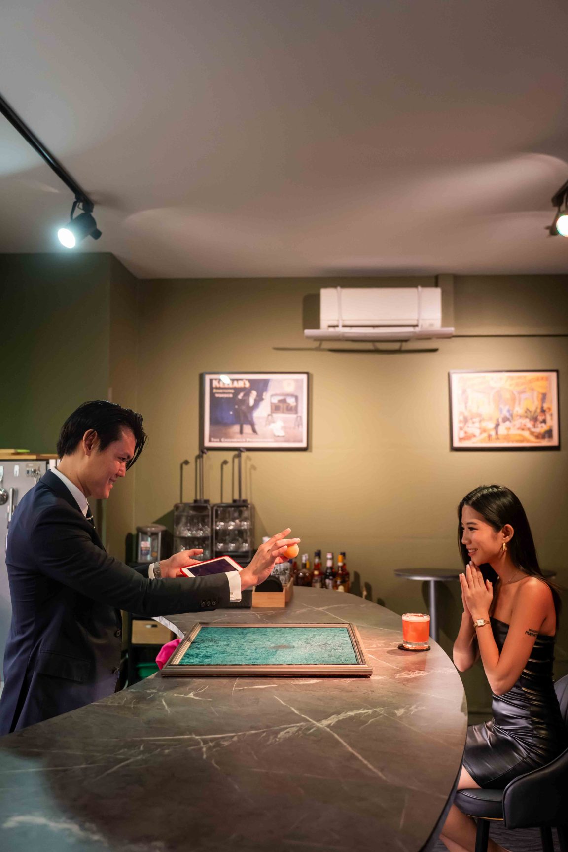 THE MAGIC BAR: THEATRICAL LIVE MAGIC SHOWS WITH COCKTAILS AT THIS ...