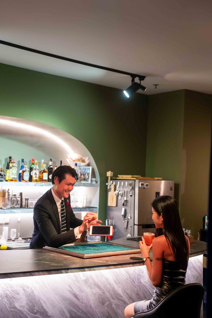 THE MAGIC BAR: THEATRICAL LIVE MAGIC SHOWS WITH COCKTAILS AT THIS ...