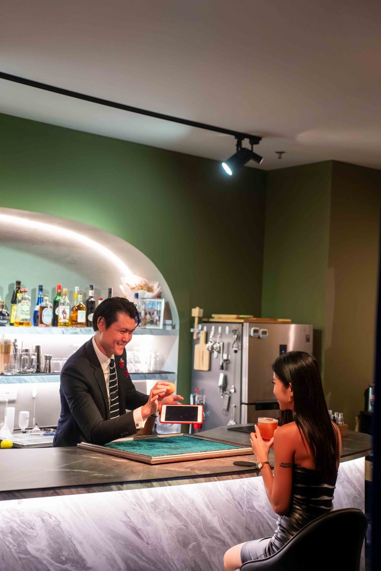 THE MAGIC BAR: THEATRICAL LIVE MAGIC SHOWS WITH COCKTAILS AT THIS ...