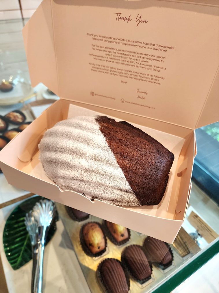 FIRST-EVER GIANT MADELEINE IN SINGAPORE: 10 TIMES BIGGER THAN NORMAL ...