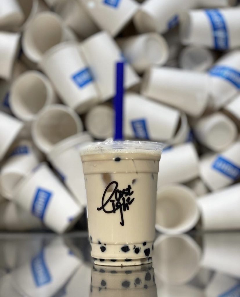 $2 BUBBLE TEA DRINKS ALL DAY AT THIS ORCHARD SHOP HIDDEN IN A SNEAKER ...
