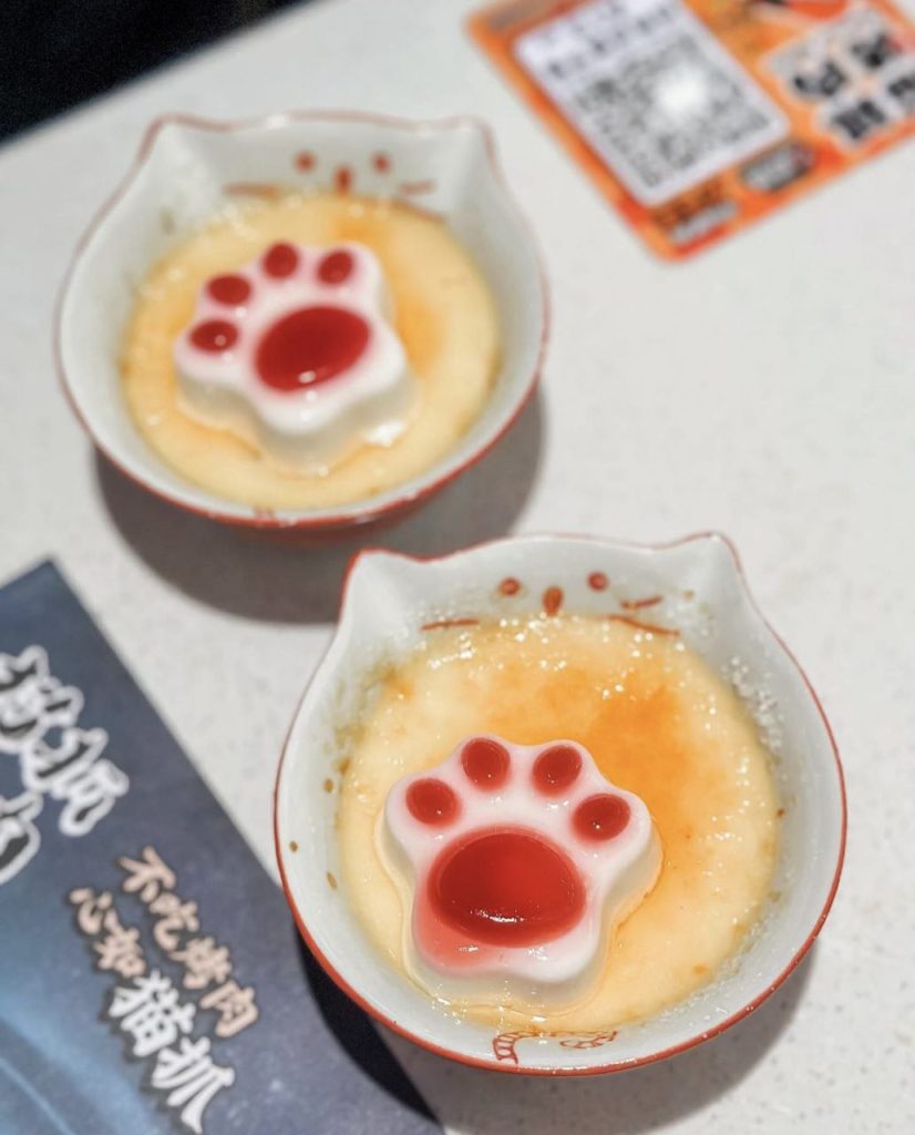 GIANT LIFE-SIZED MEAT PLATTERS SHAPED LIKE ACTUAL CAT FOOD CANS AT MEOW ...