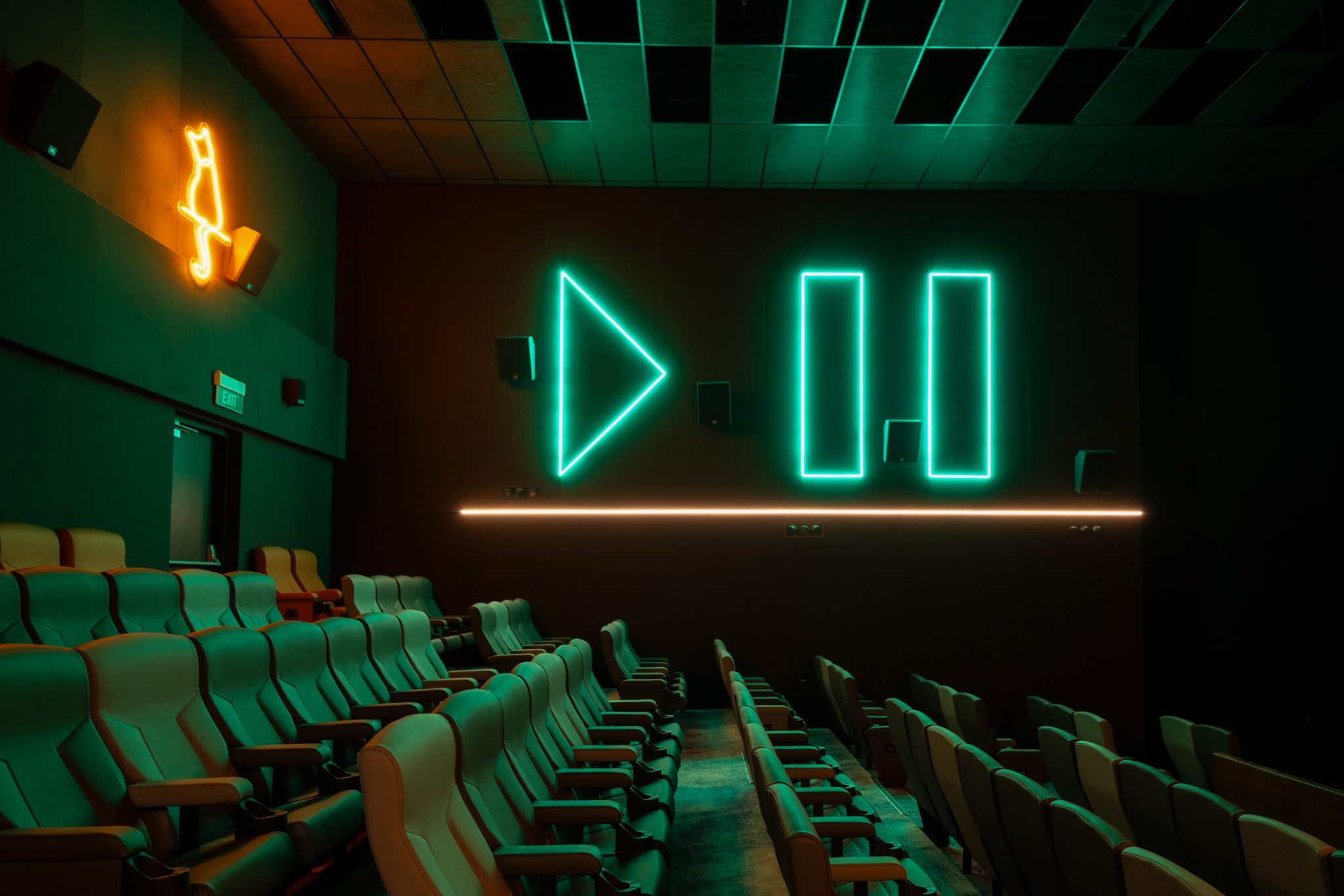 CATHAY CINEPLEXES OPENS AT CENTURY SQUARE WITH NEW BED-LIKE “WAVE ...