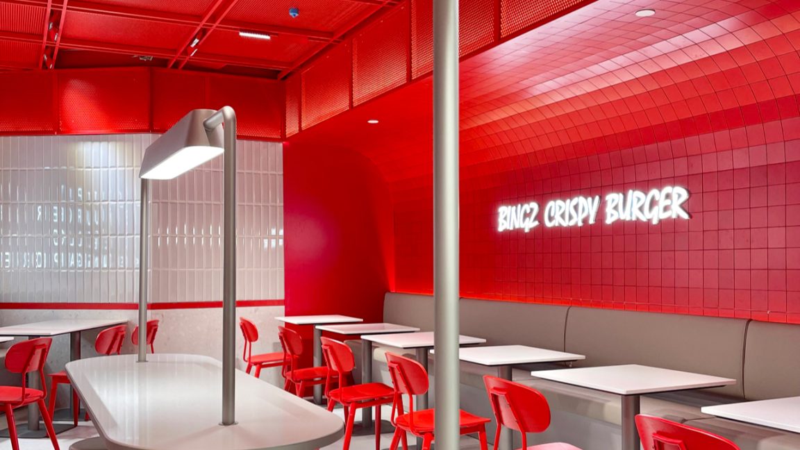 BINGZ: FAMOUS CRISPY BURGER CHAIN OPENS IN SINGAPORE, HAS VIRAL MEAT-STUFFED FLAKY & CRUNCHY ...