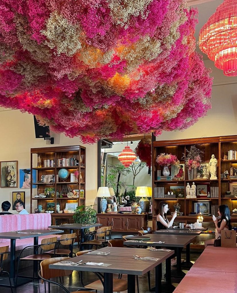 NEW 2-STOREY VINTAGE CAFÉ IN JOHOR BAHRU HIDDEN IN A MASSIVE COLONIAL ...